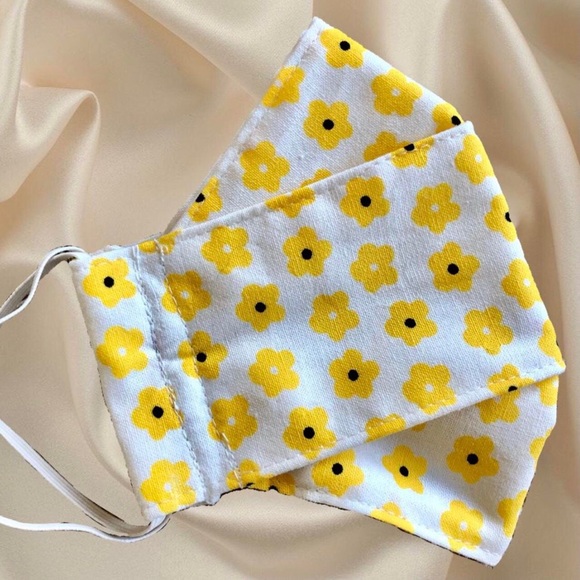 Hand Crafted | Accessories | Bogofree Ditzy Daisy Face Mask | Poshmark